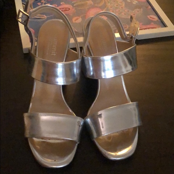 Shoes | Silver Metallic Sandals | Poshmark